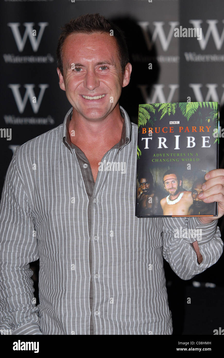 Bruce parry tribe hi-res stock photography and images - Alamy