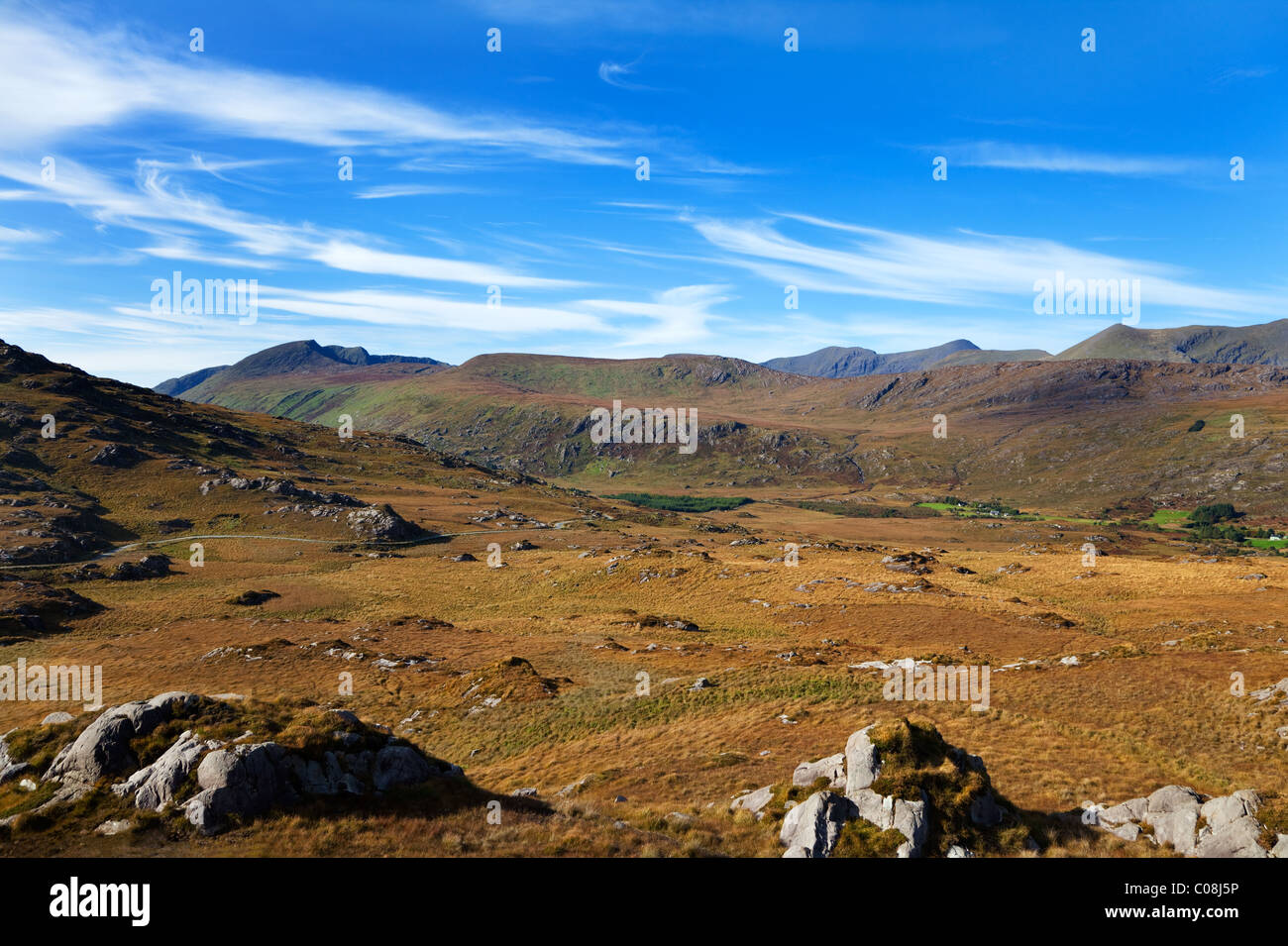Macgillycuddyreeks Mountains and Valley near Moll's Gap, Killarney ...