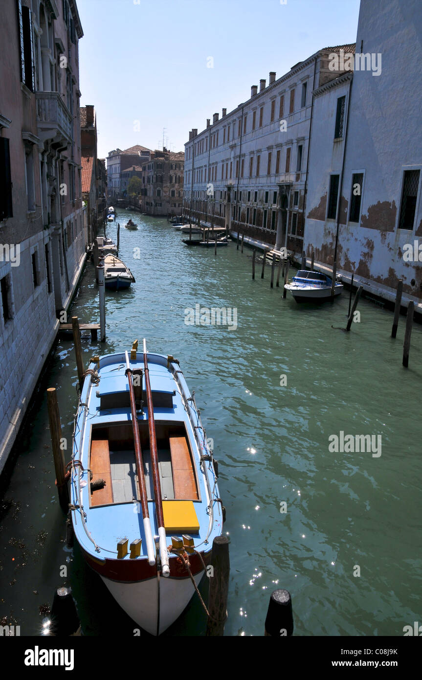 Waterways and canals in Venice with gondolas Stock Photo - Alamy
