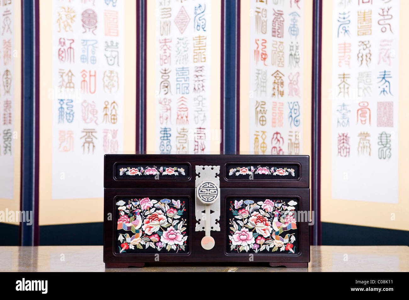 Korean alphabet hi-res stock photography and images - Alamy