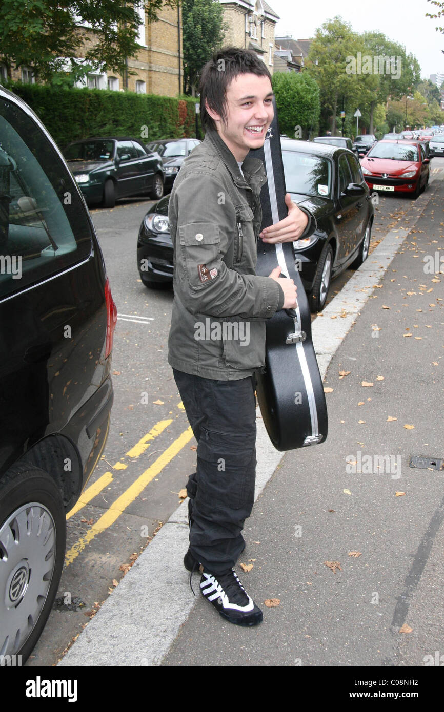 Leon Contestants arrive at the X Factor house London, England - 06.10. ...