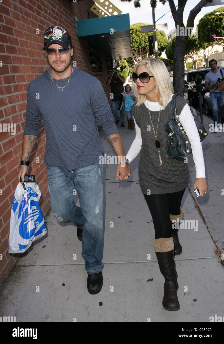 Dean McDermott and Tori Spelling shop in Fred Segal and the Performance ...
