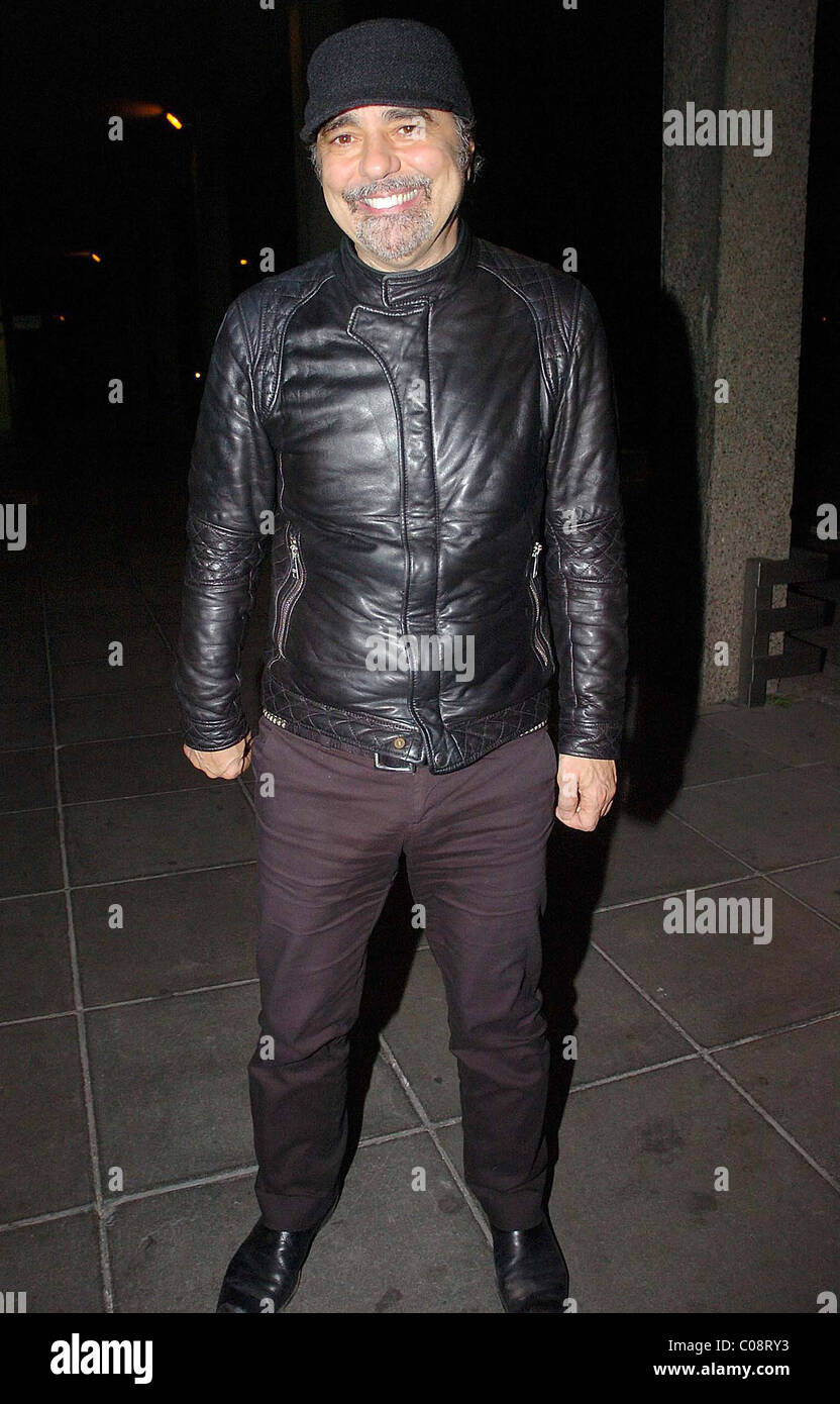 Daniel Lanios Celebrities pay tribute to Dubliners singer Ronnie Drew ...