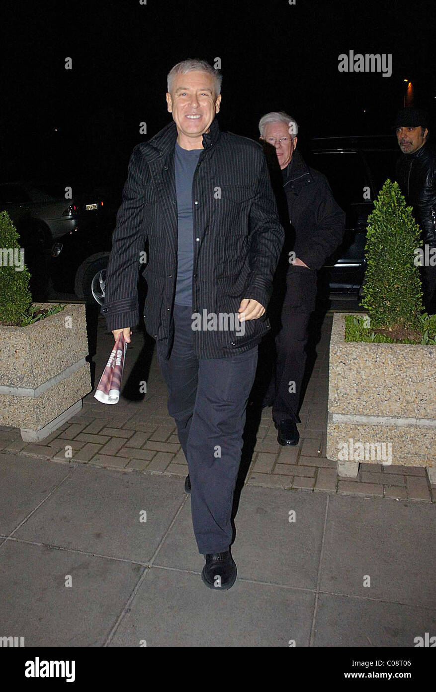 Adam Clayton Celebrities pay tribute to Dubliners singer Ronnie Drew on ...