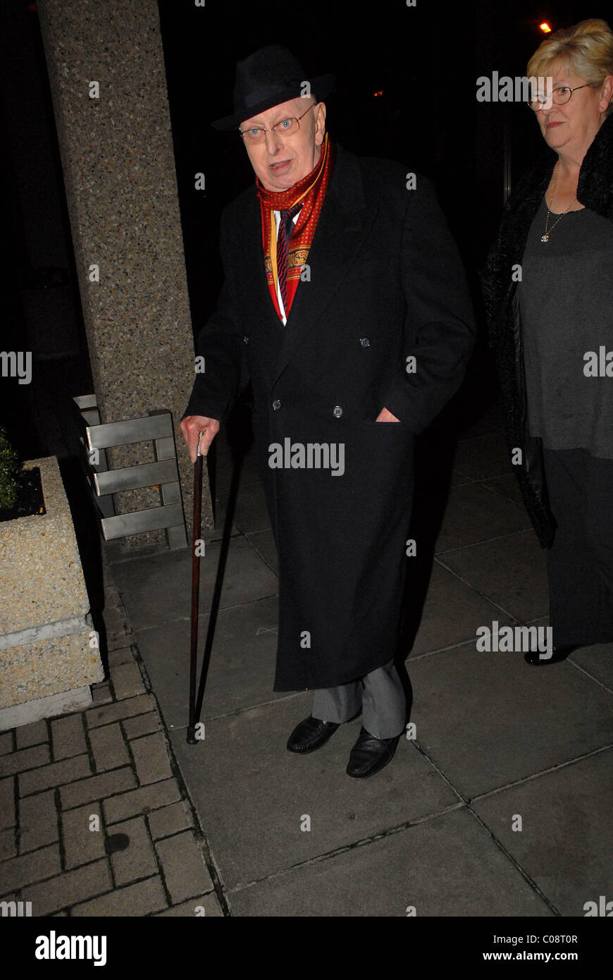 Ronnie Drew Celebrities pay tribute to Dubliners singer Ronnie Drew on ...