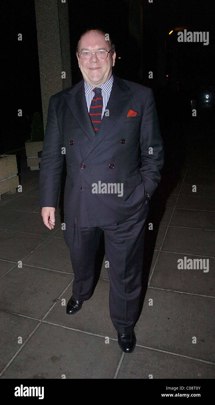 Paul McGuinness Celebrities pay tribute to Dubliners singer Ronnie Drew ...