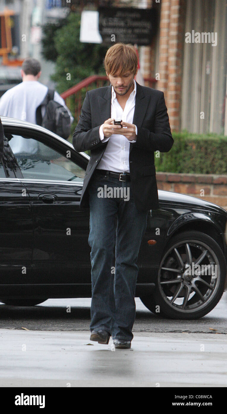 Celebrity hairdresser Ken Paves returns to his Beverly Hills salon ...