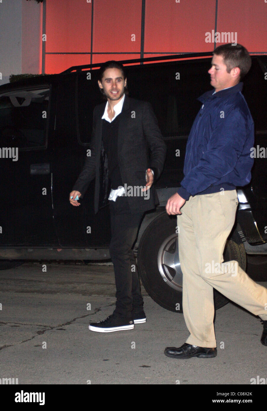 Jared Leto leave the Oscar party held at a Mansion and collects his car ...