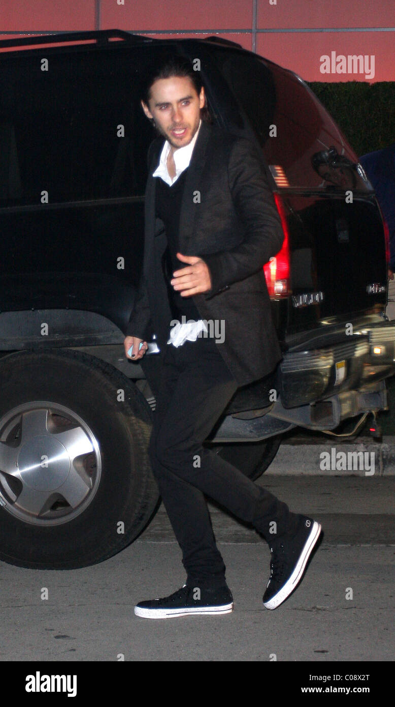 Jared Leto leave the Oscar party held at a Mansion and collects his car ...
