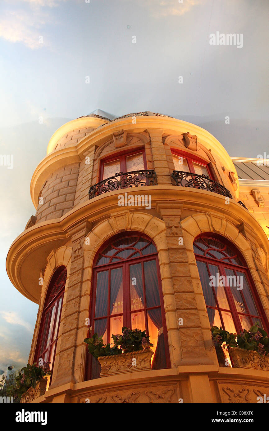 Parisian building hi-res stock photography and images - Alamy