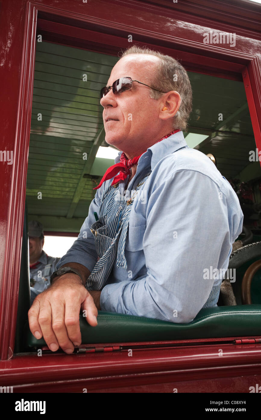 Disney ride worker hi-res stock photography and images - Alamy