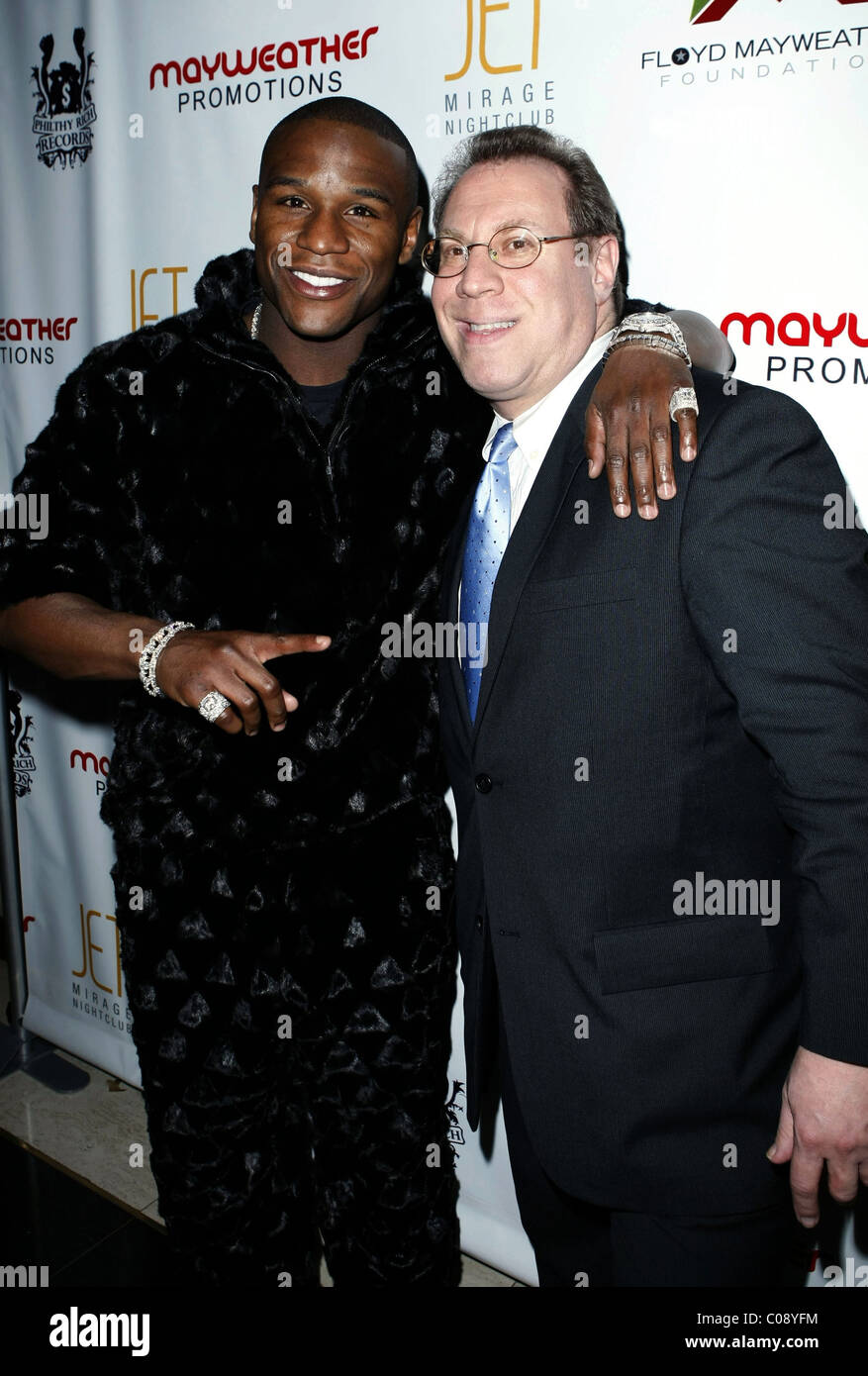 Floyd Mayweather and Guest celebrates his 31st Birthday at JET ...