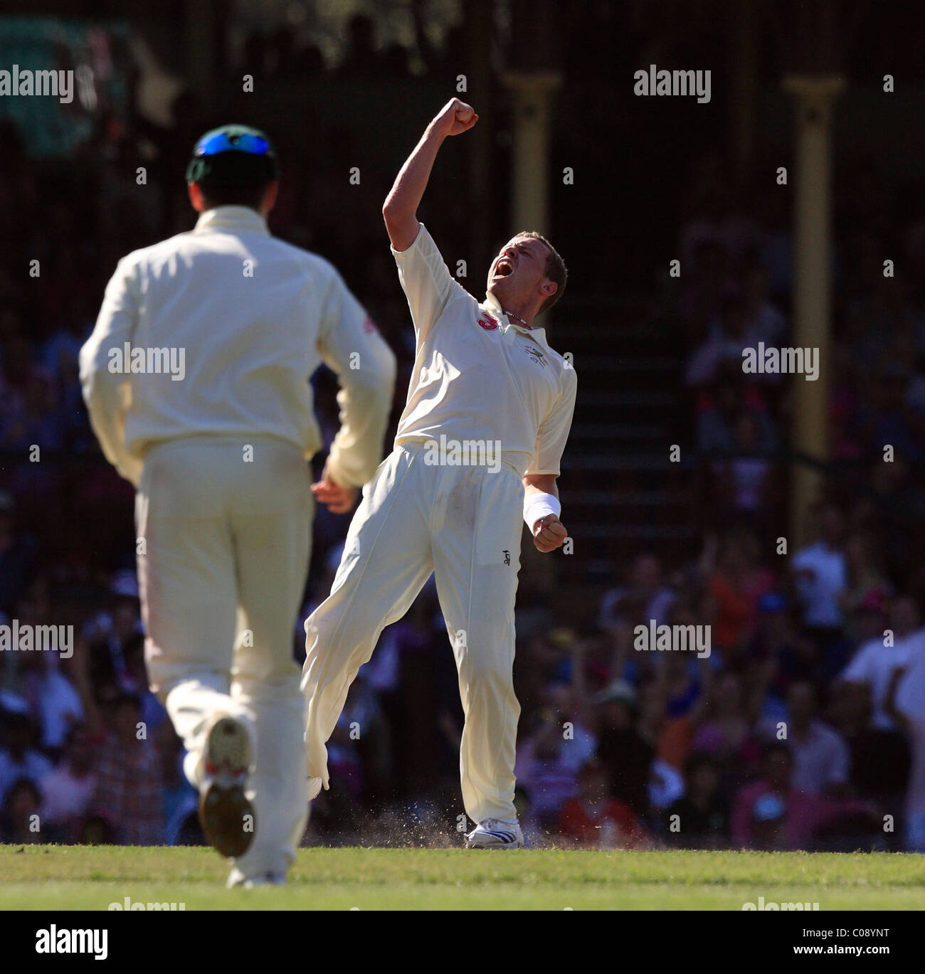 South african bowler paul harris hi-res stock photography and images ...