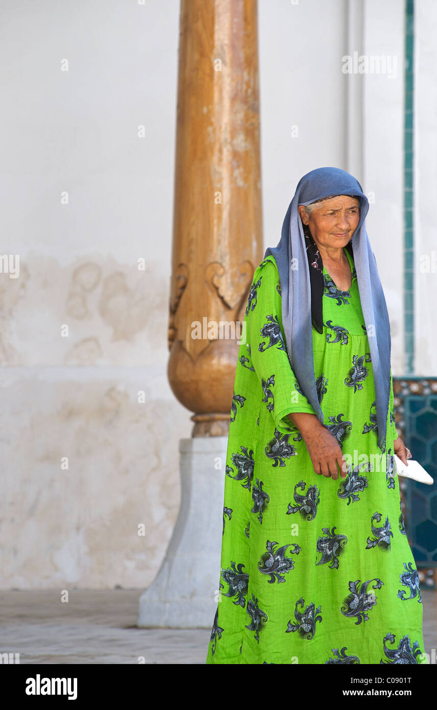 Uzbeki woman, Bukhara, Uzbekistan Stock Photo - Alamy