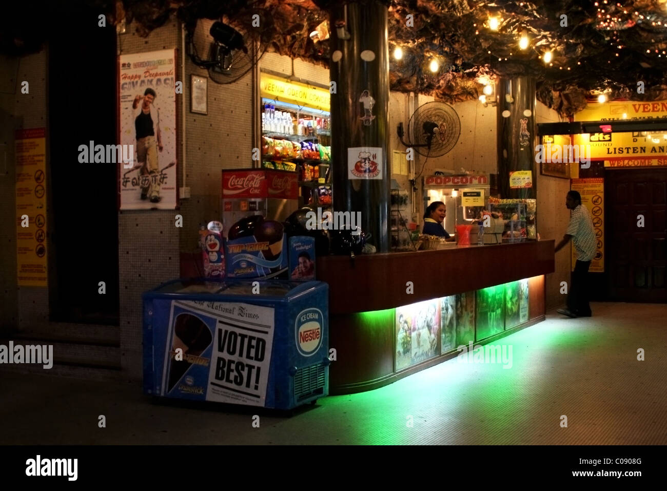 Cinema food counter hi-res stock photography and images - Alamy