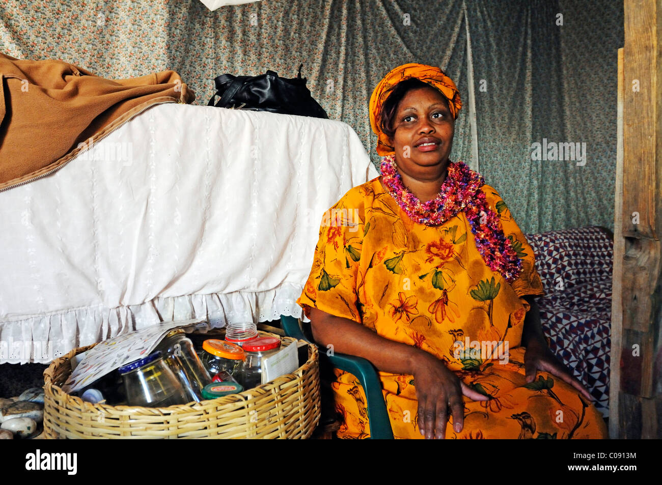 African traditional healer hi-res stock photography and images - Alamy