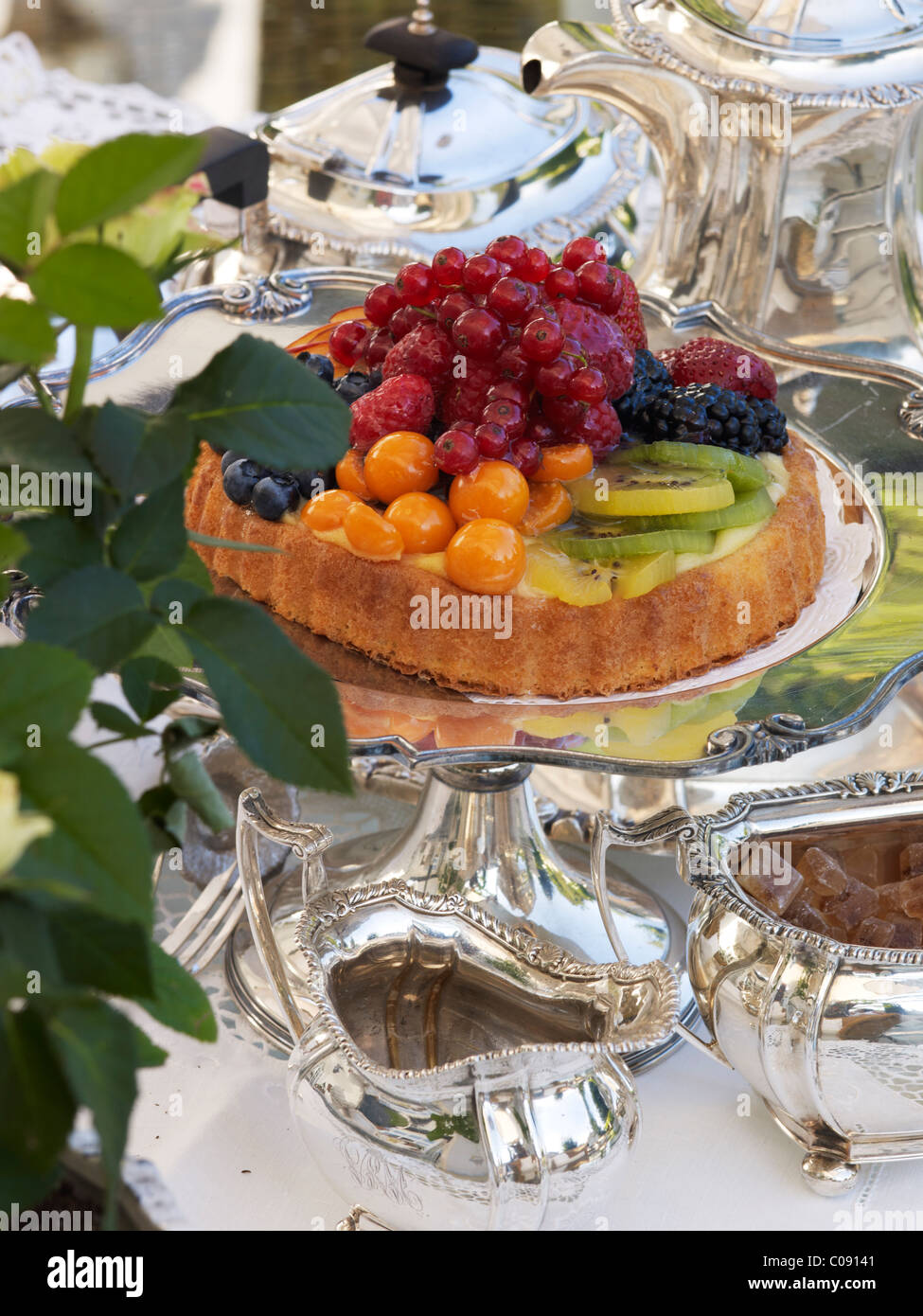 Silver cake hi-res stock photography and images - Alamy