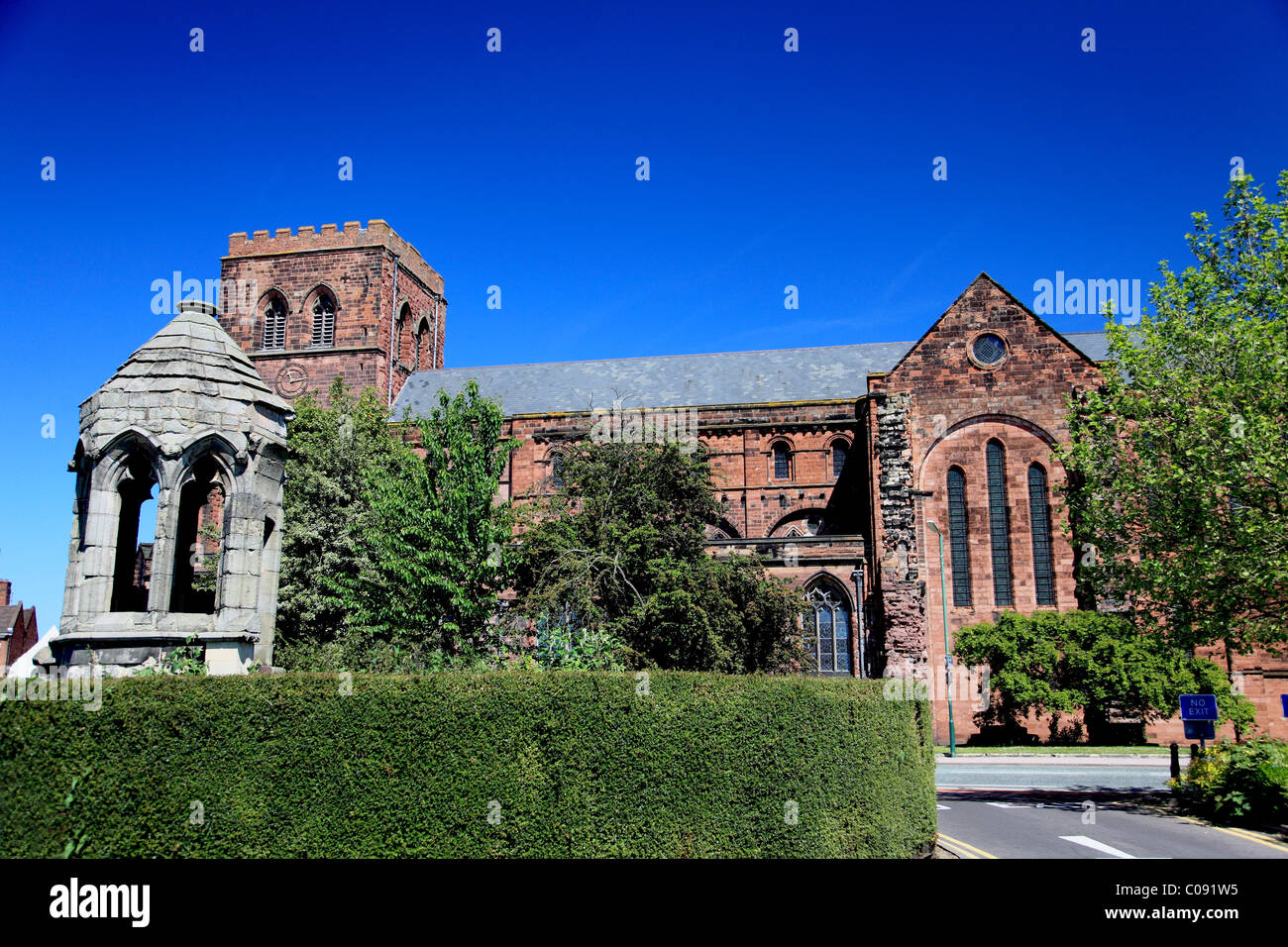 Shrewsbury Abbey with the refectory pulpit from the original monastery ...