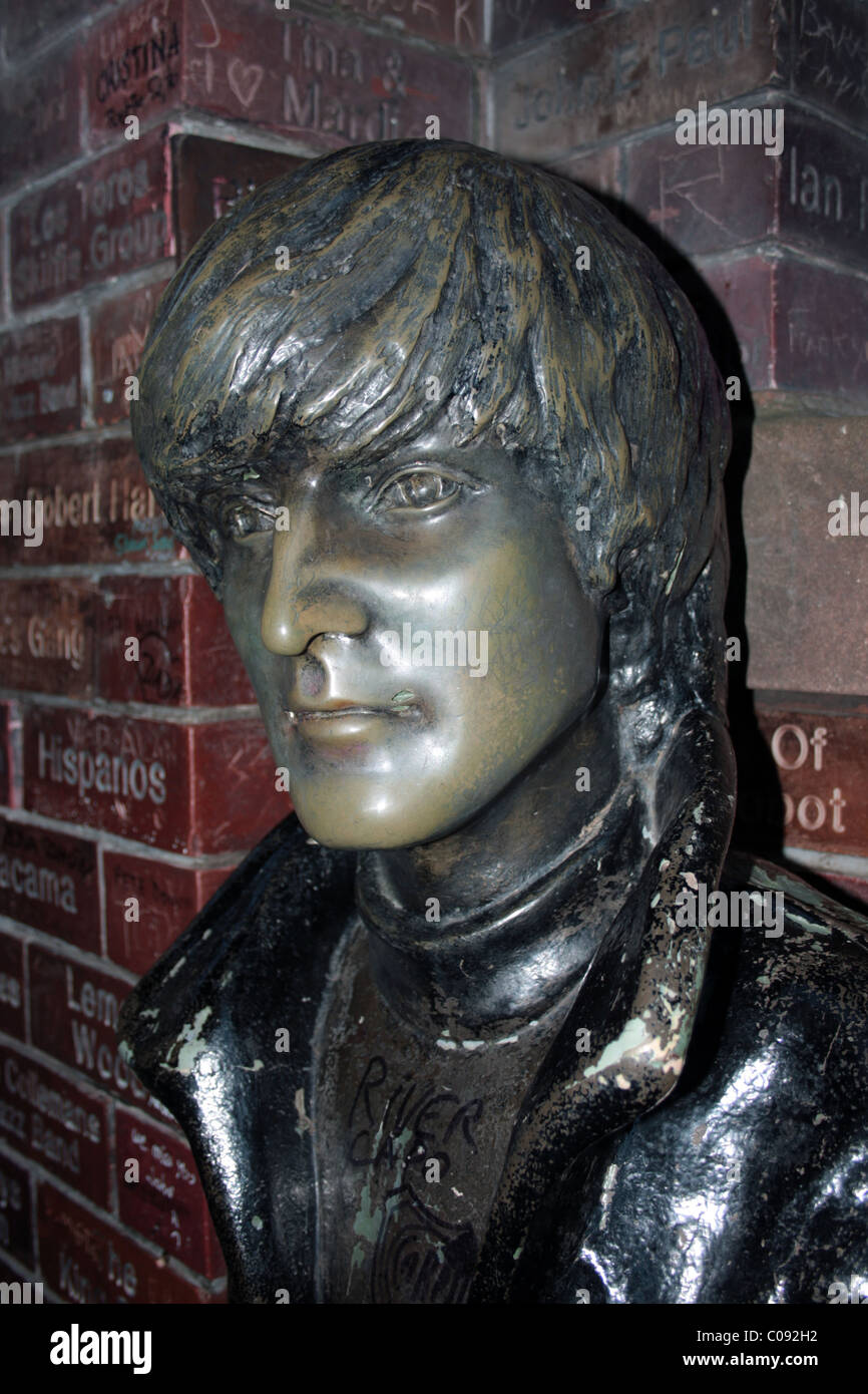 close up of John Lennon statue in Mathew Street, Liverpool, UK Stock ...