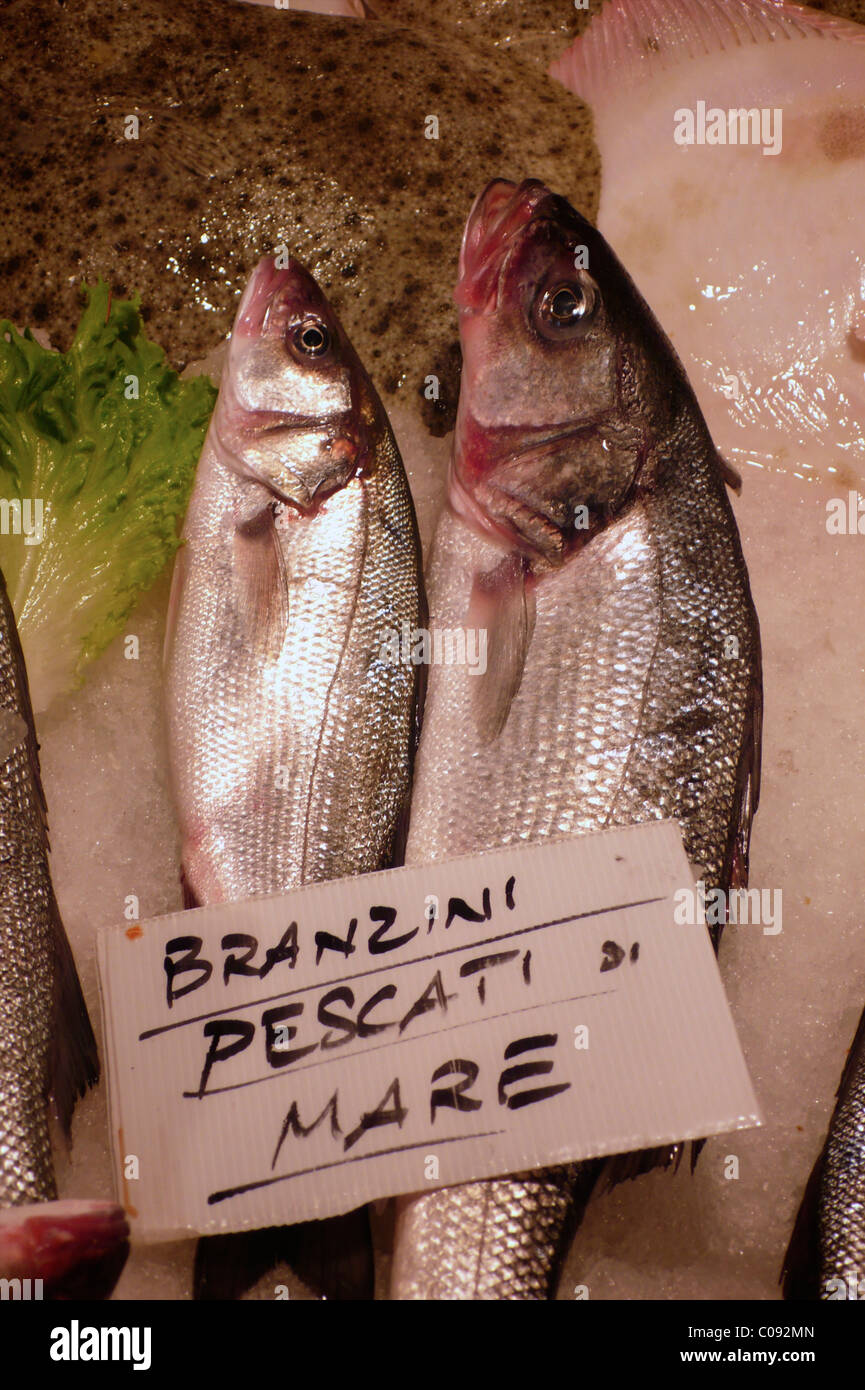 Fish on sale in the fish markets of Venice Stock Photo - Alamy