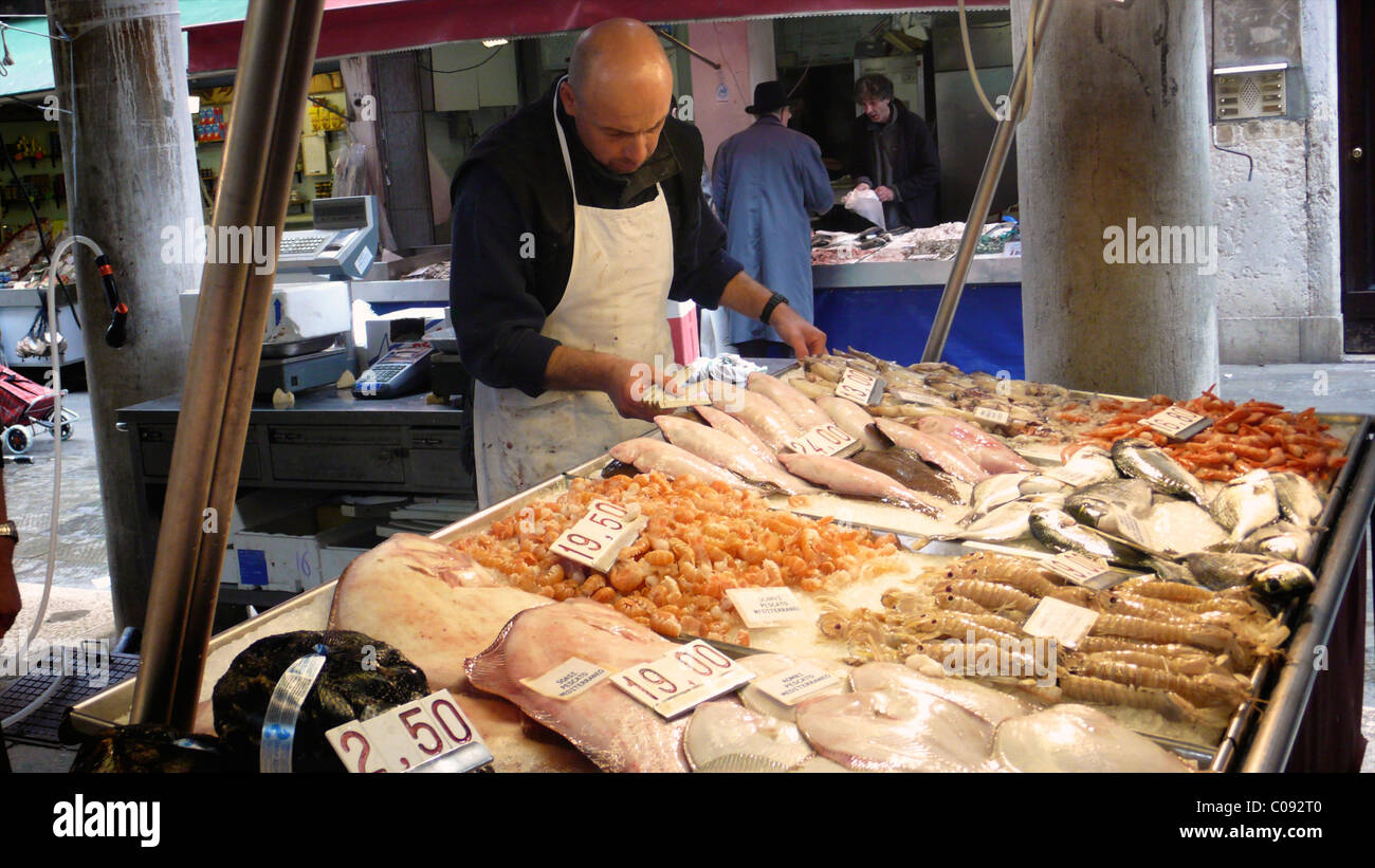 Fish on sale in the fish markets of Venice Stock Photo - Alamy
