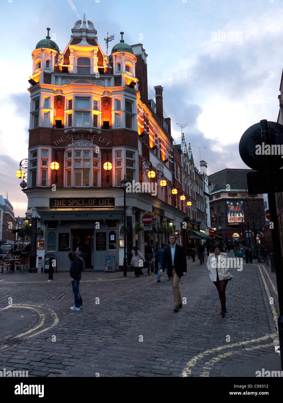 Cambridge circus hi-res stock photography and images - Alamy