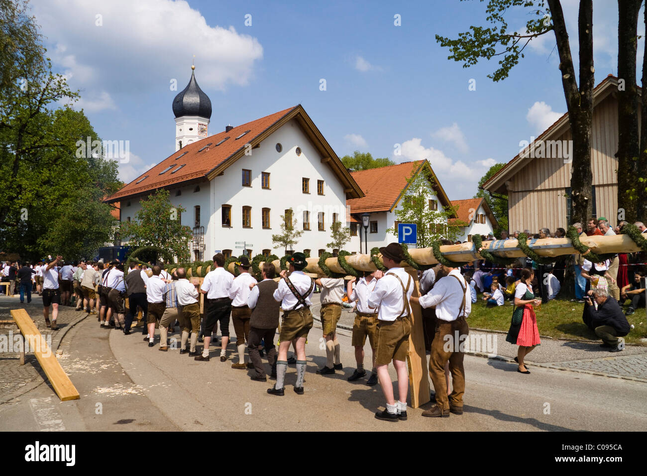 Maypole celebration hi-res stock photography and images - Alamy
