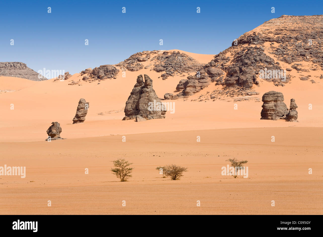 Akakus Mountains, Libyan Desert, Libya, Sahara, North Africa, Africa ...