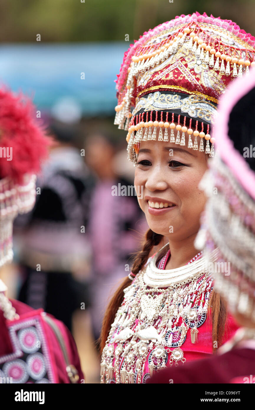 Young hmong women hi-res stock photography and images - Alamy