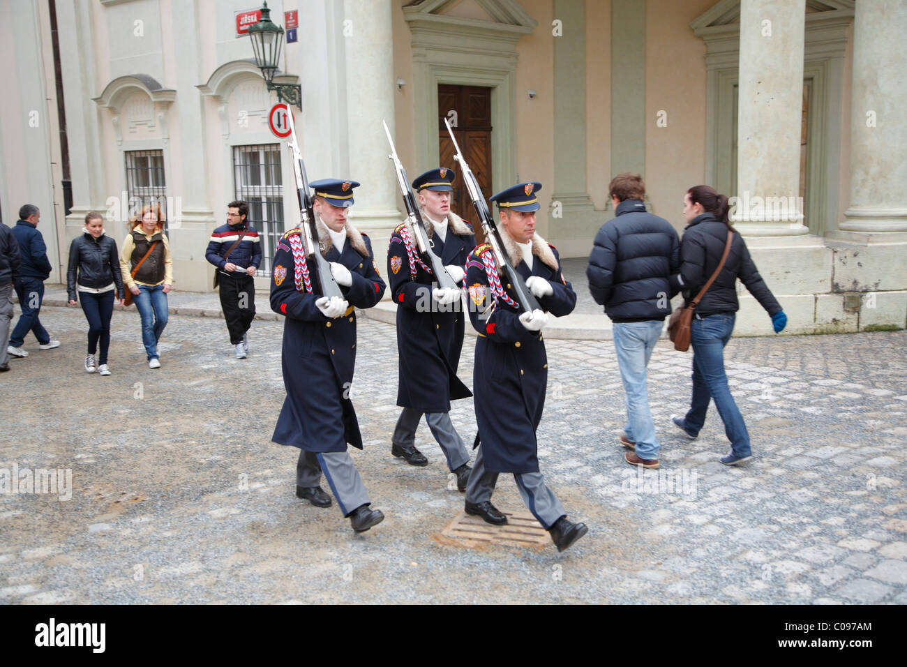 Prague castle guards hi-res stock photography and images - Alamy