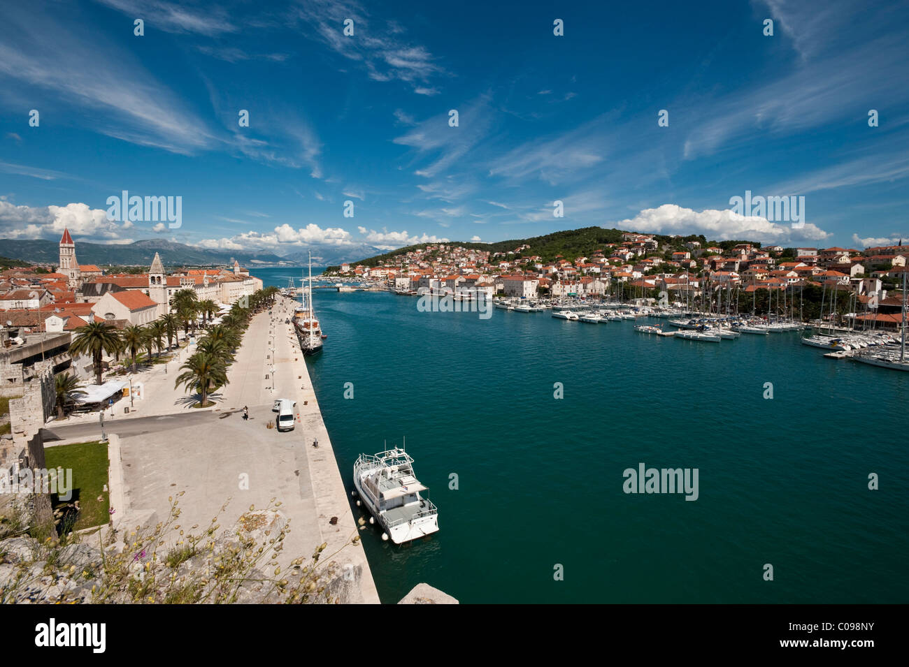 Split cities hi-res stock photography and images - Alamy