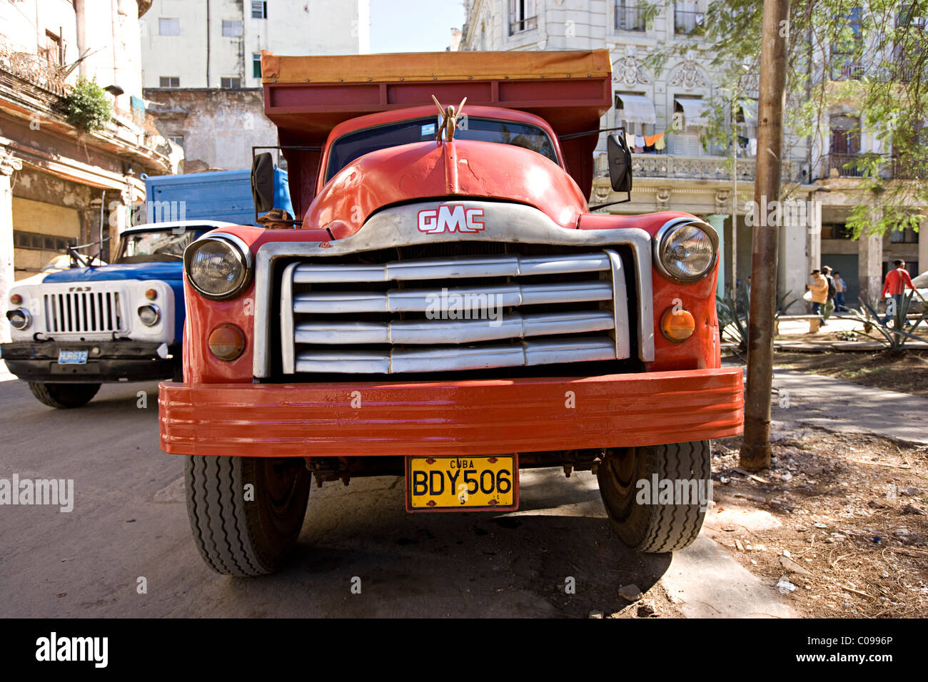 An old 1950s GMC truck or lorry in a street in Havana Cuba Stock Photo ...