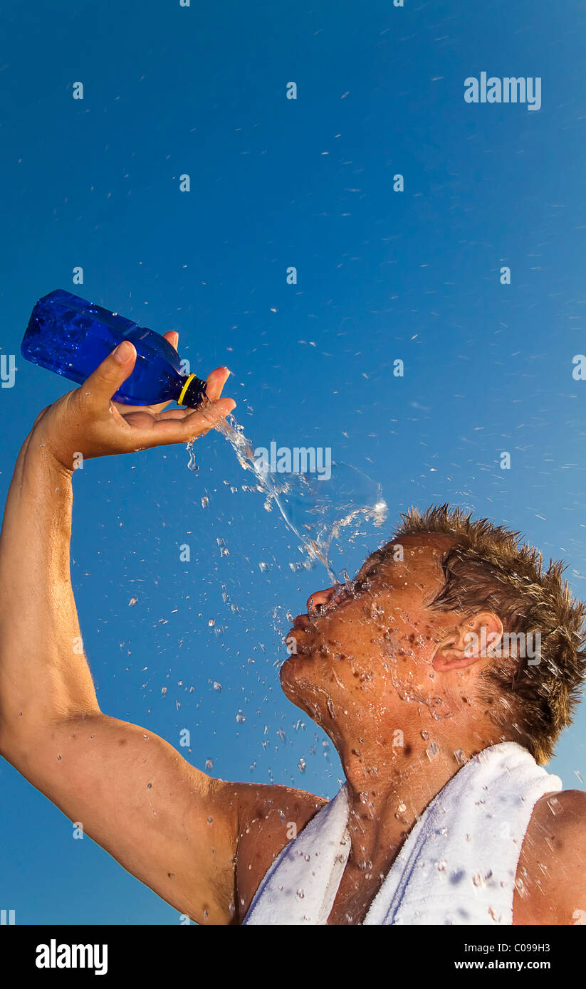 Bottles in water cooling hi-res stock photography and images - Alamy