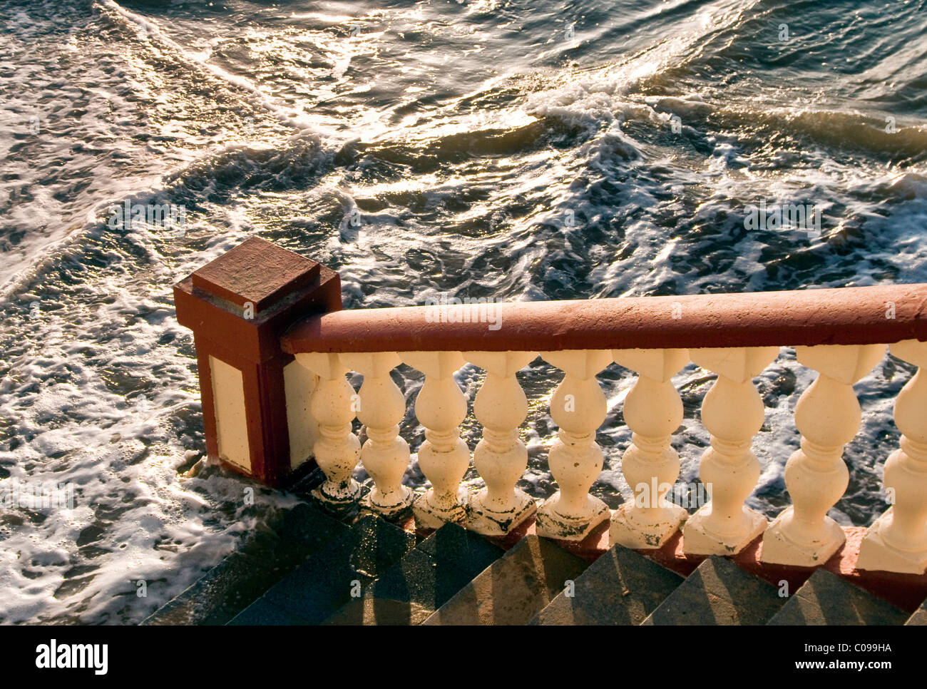 Stairway parapet hi-res stock photography and images - Alamy