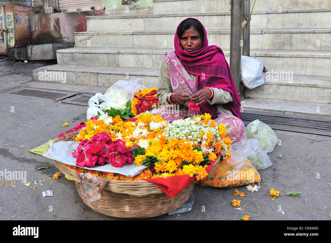 Offering to gods hi-res stock photography and images - Alamy