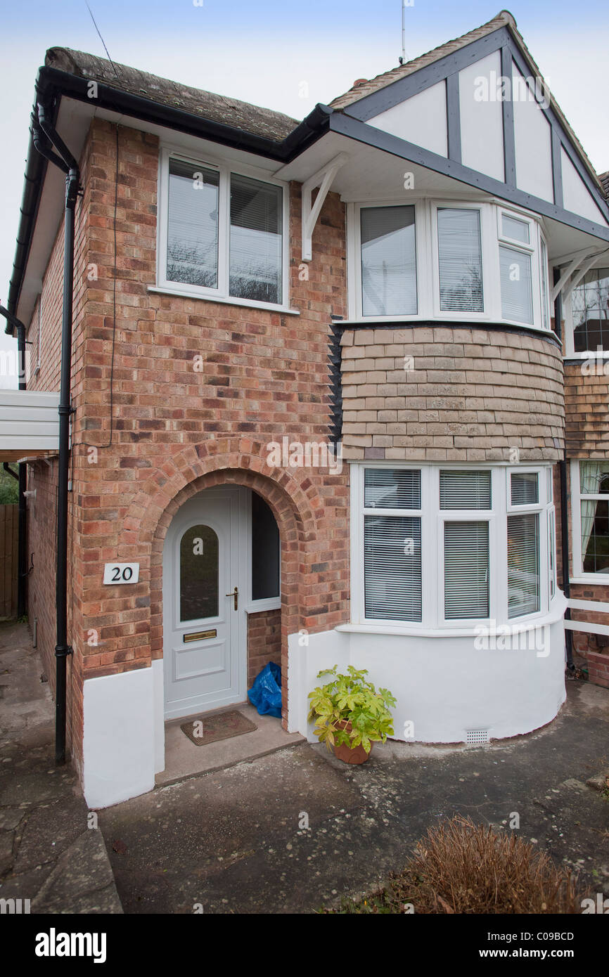 Semi detached house hi-res stock photography and images - Alamy