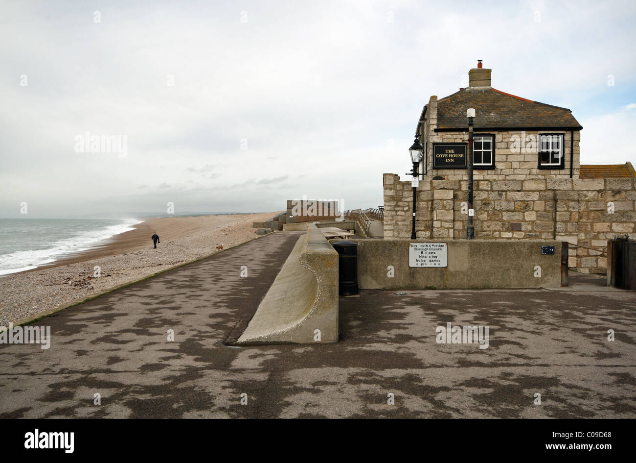 The Cove House Inn overlooking Chesil Beach on Portland, Dorset Stock ...