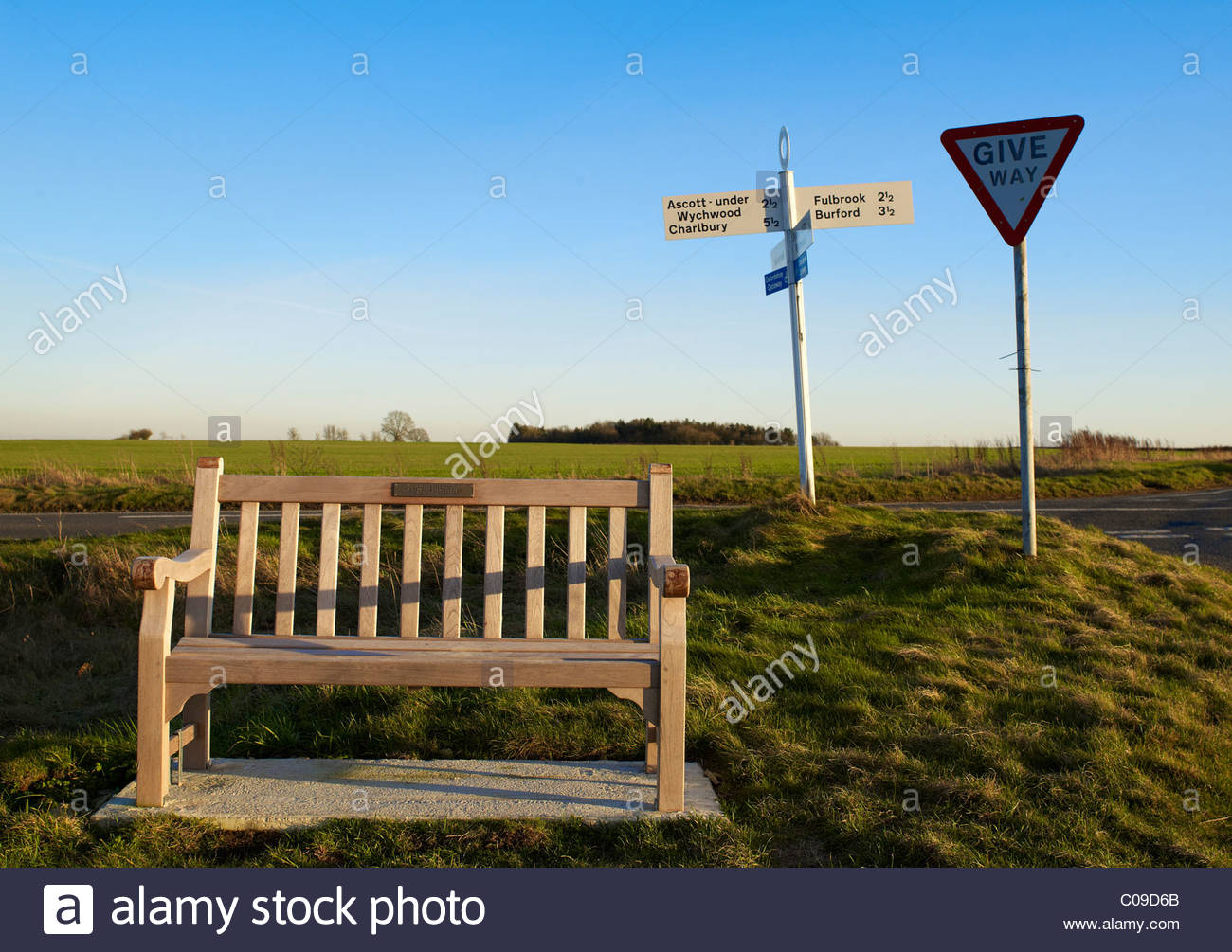 Roadside Bench High Resolution Stock Photography and Images - Alamy