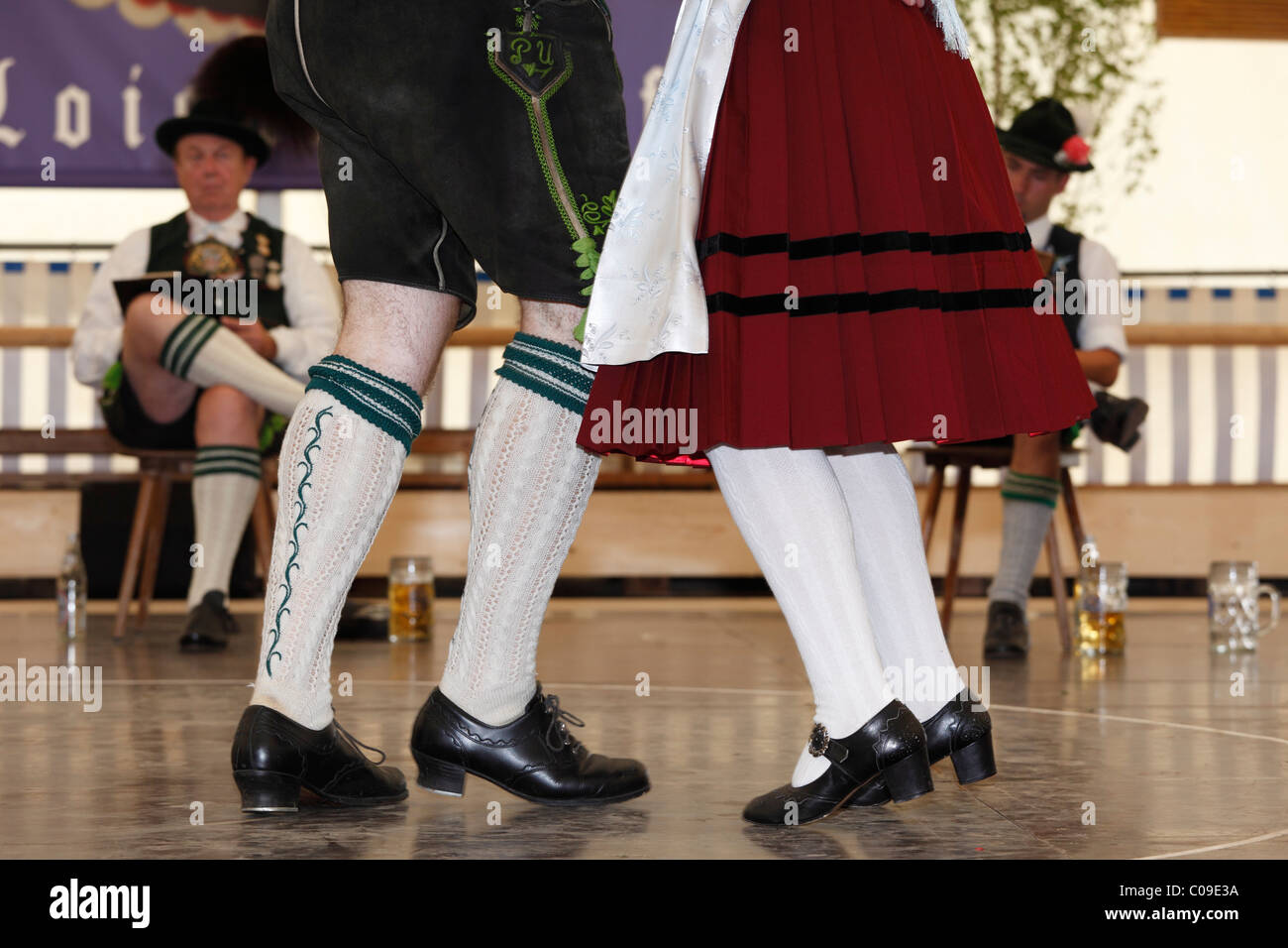 Traditional schuhplattler hi-res stock photography and images - Alamy