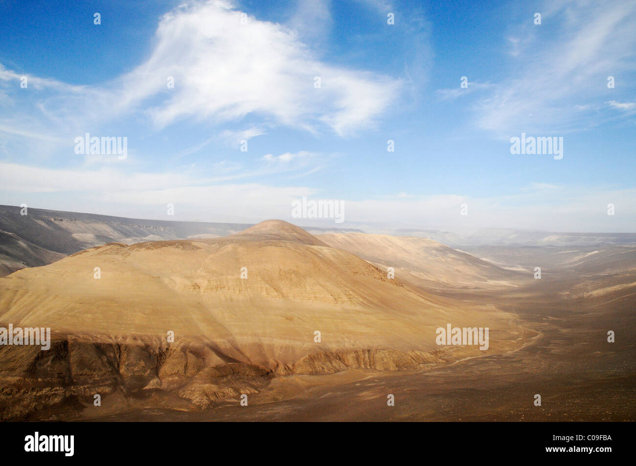 Iquique mountain hi-res stock photography and images - Alamy
