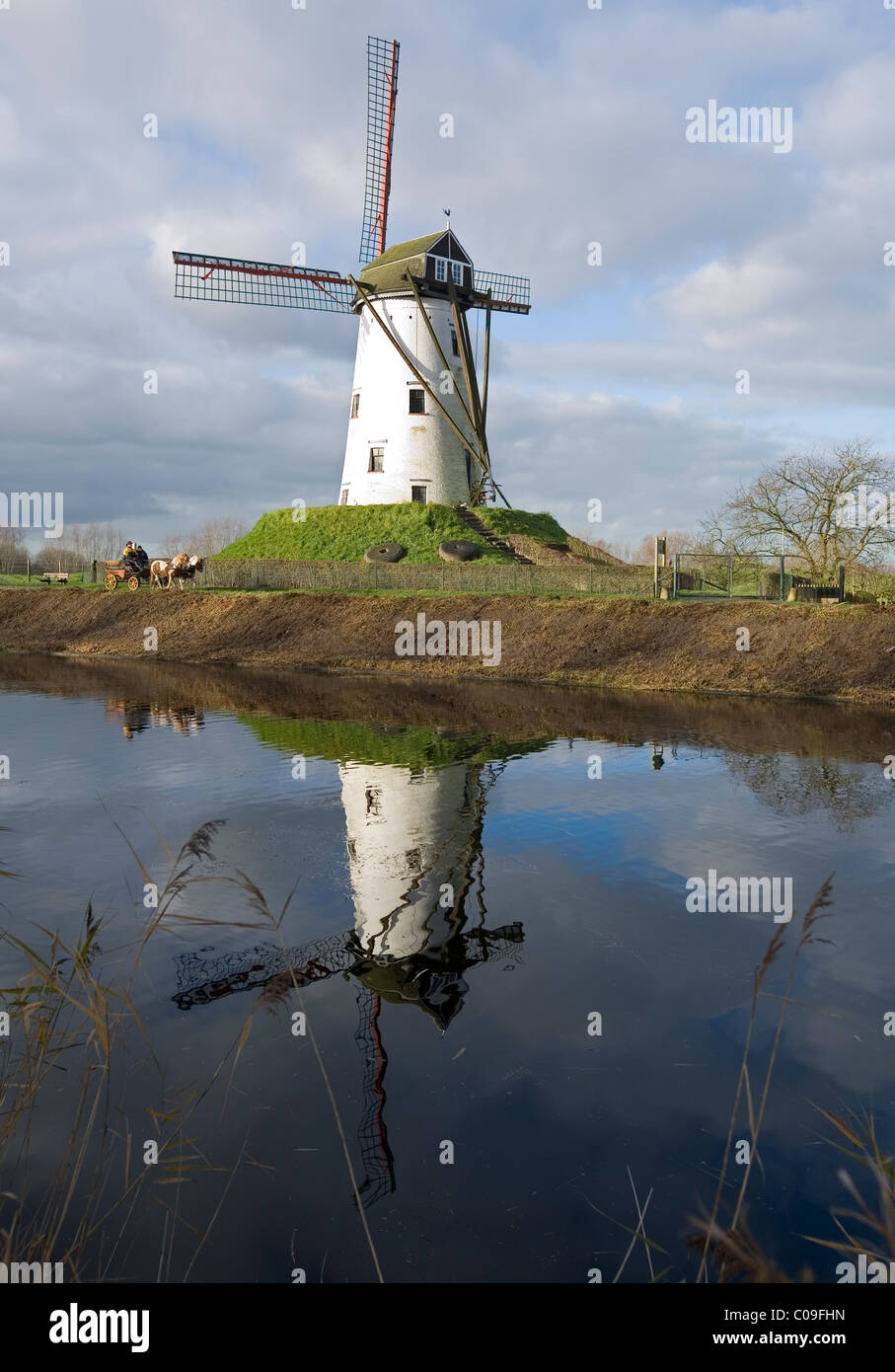 Canal de damme hi-res stock photography and images - Alamy