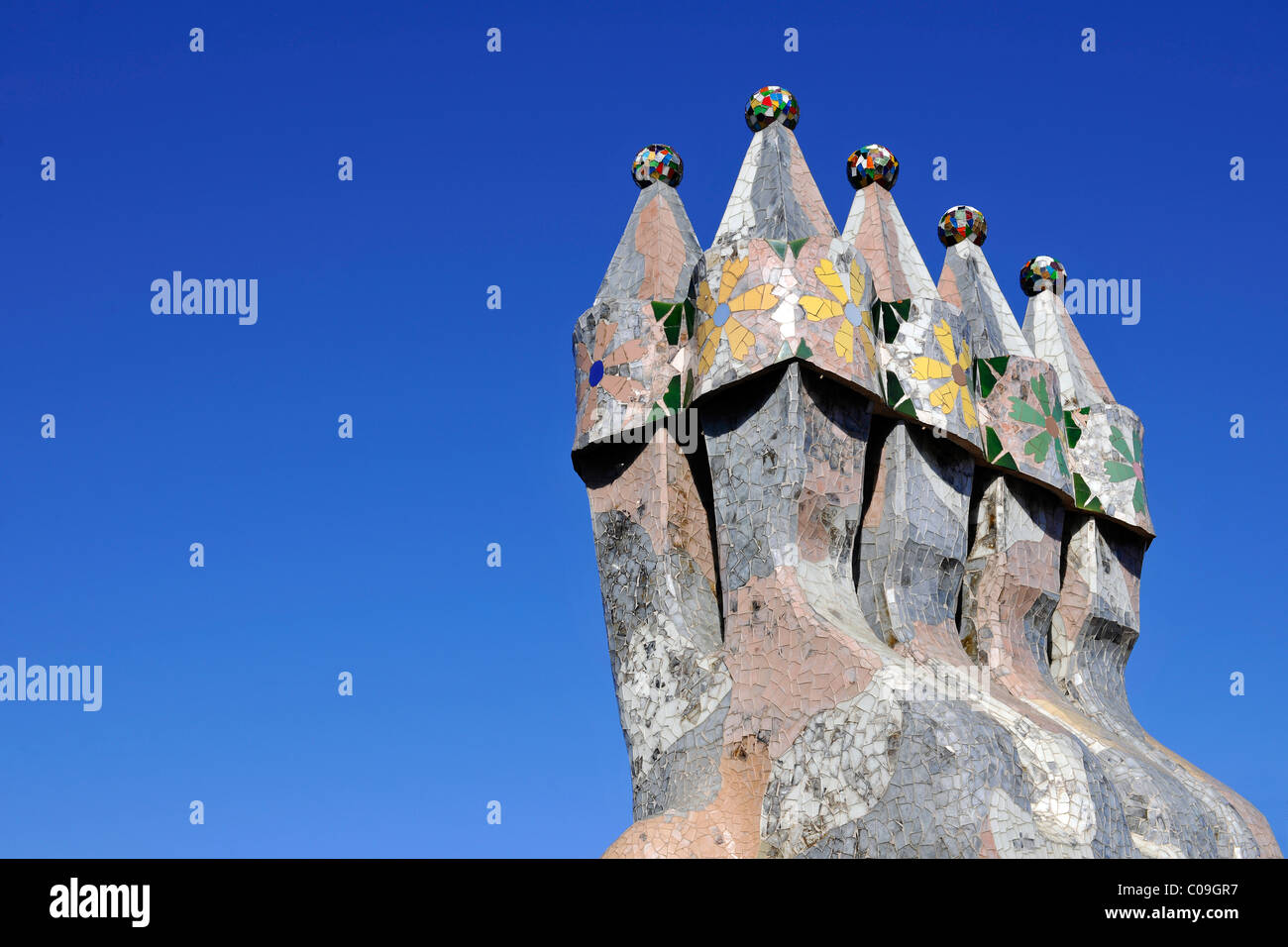 Detailed view of the roof structure symbolizing the scales of a dragon ...