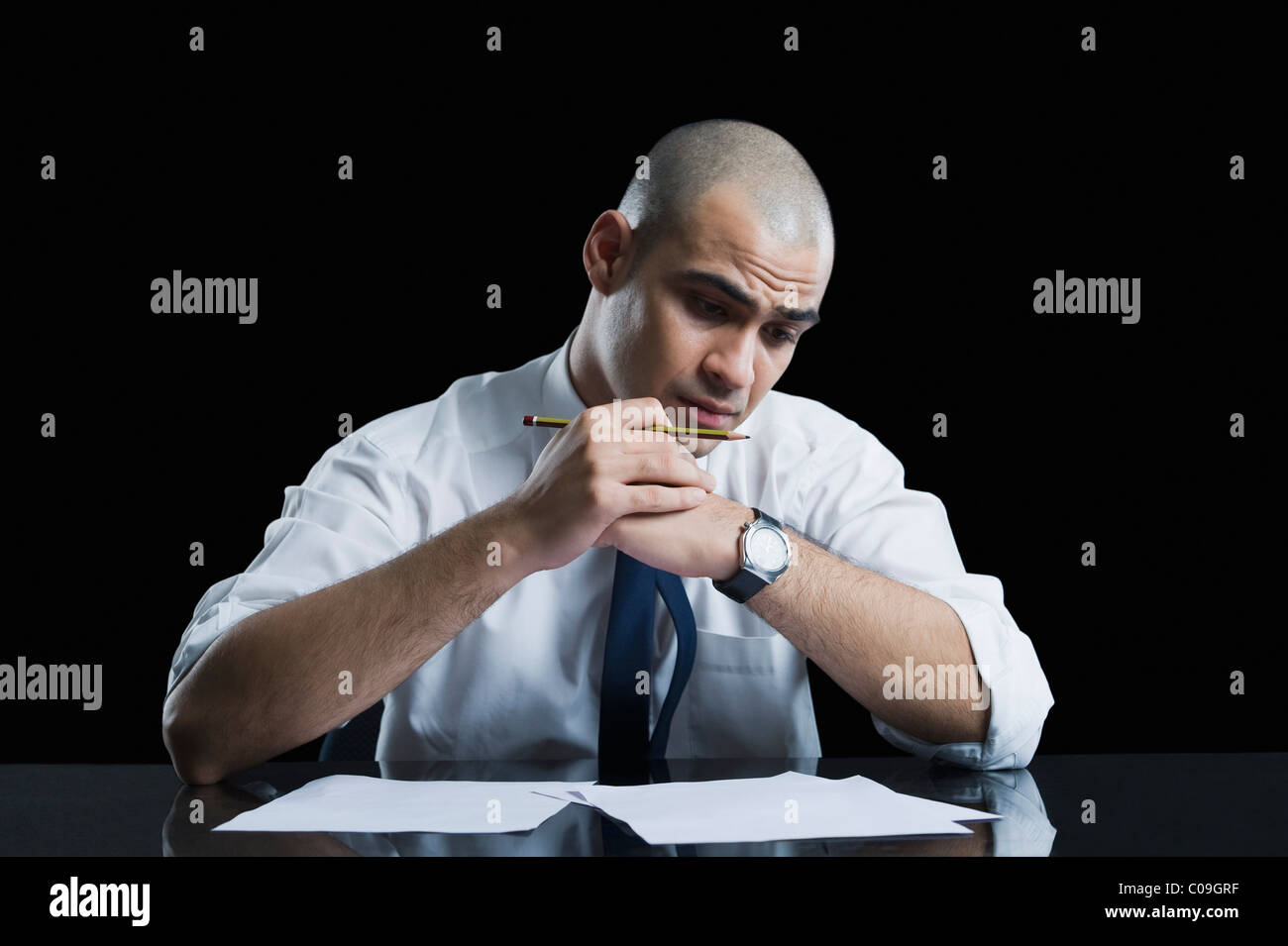 Man elbows on table hi-res stock photography and images - Alamy