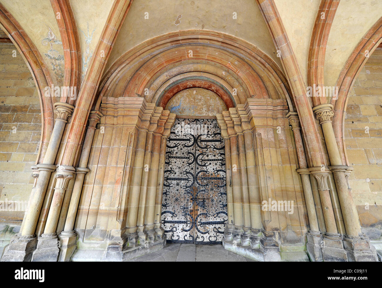 Covered entrances hi-res stock photography and images - Alamy