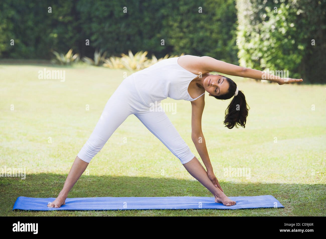 Body triangle hi-res stock photography and images - Alamy