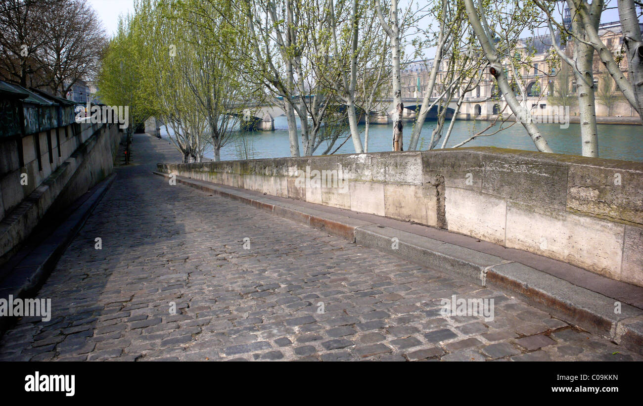 Cobbled pathway hi-res stock photography and images - Alamy
