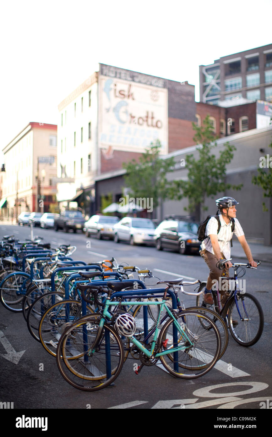 Portland oregon bike rack hi-res stock photography and images - Alamy