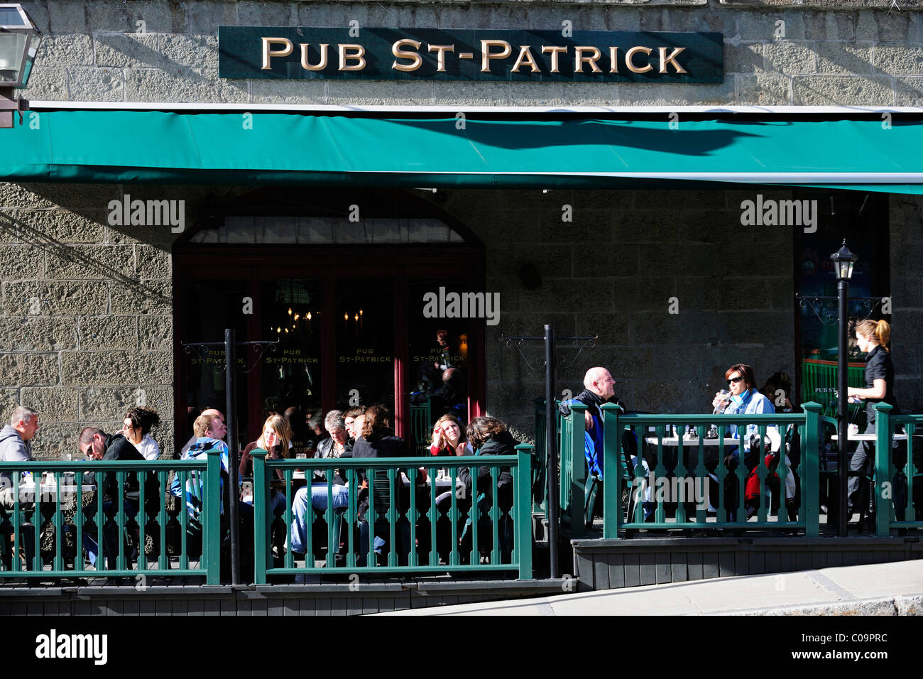 Cafes in quebec hi-res stock photography and images - Alamy