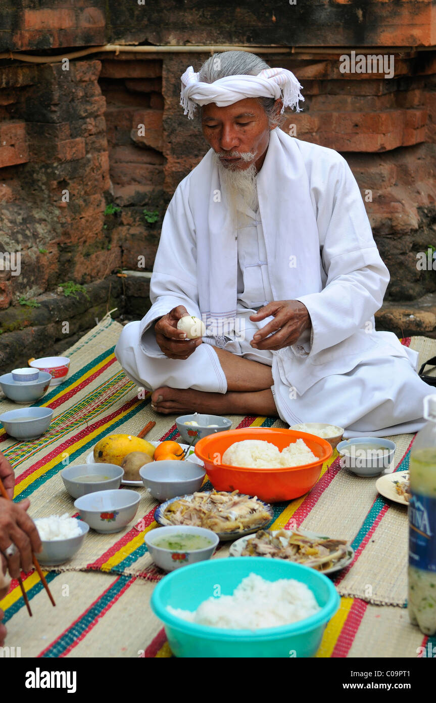 High priest blessing sacrificial offerings at the largest and most ...