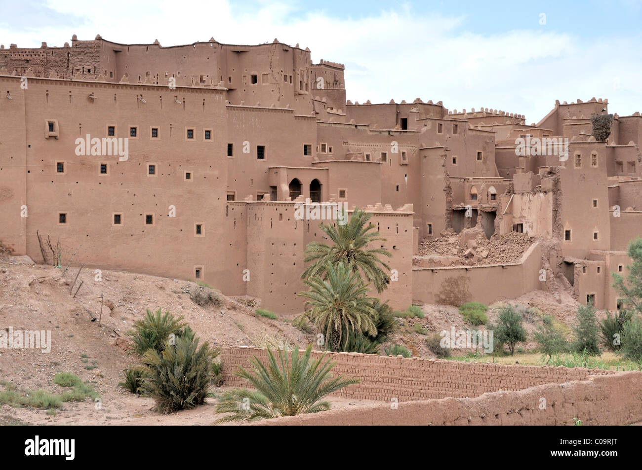 Rammed earth architecture hi-res stock photography and images - Alamy